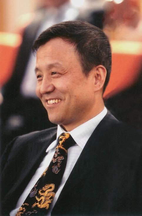 关于我们 - Famous Industrial Group GmbH